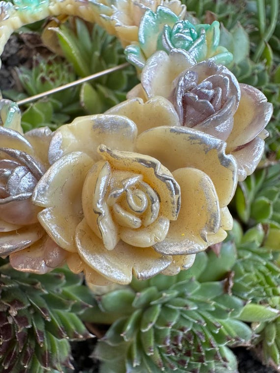 1940's Carved Celluloid Crown of Roses Vintage Wreath… - Gem