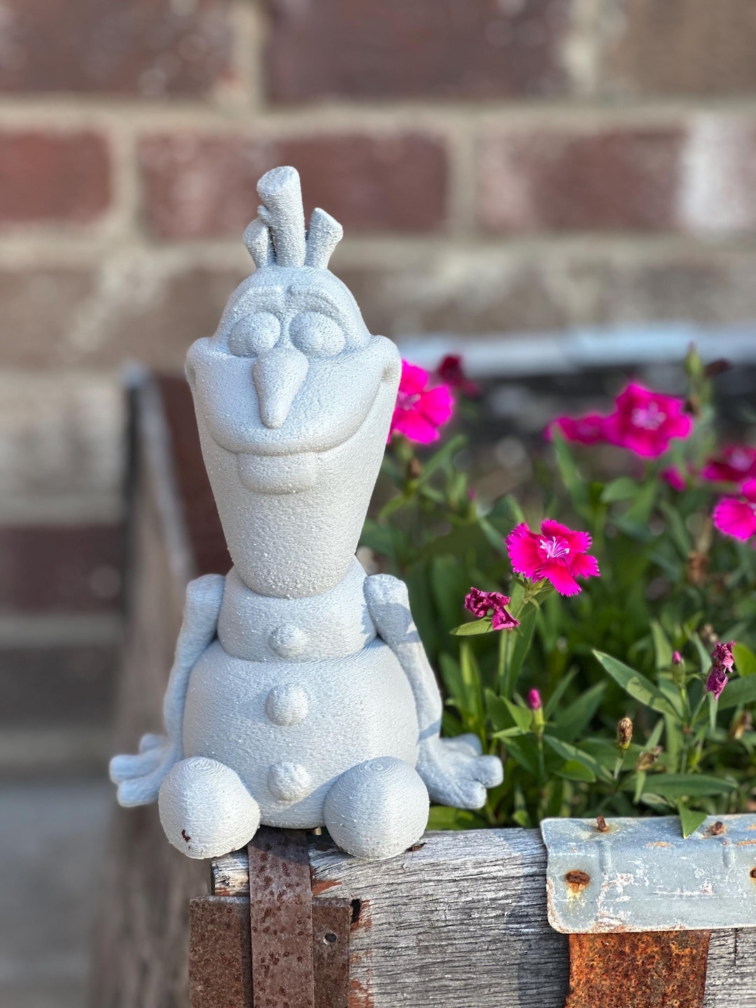 Disney OLAF Frozen Garden Flower Statue Modern Outdoor Decor Character ...