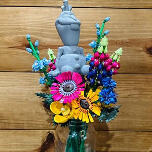 Disney OLAF Frozen Garden Flower Statue Modern Outdoor Decor Character ...