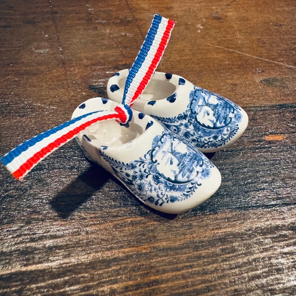 Delft Shoe - Etsy