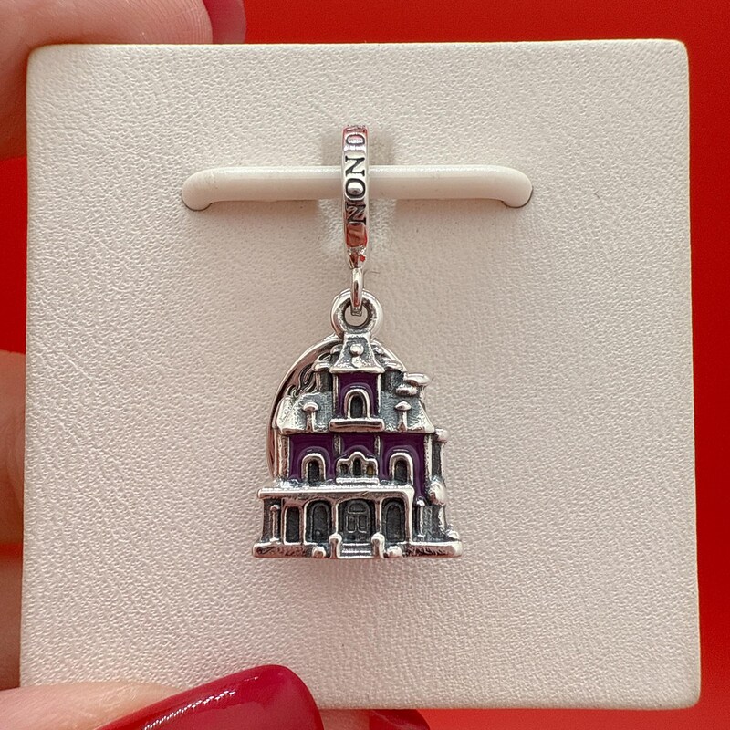 Pandora's Manor - Etsy Canada