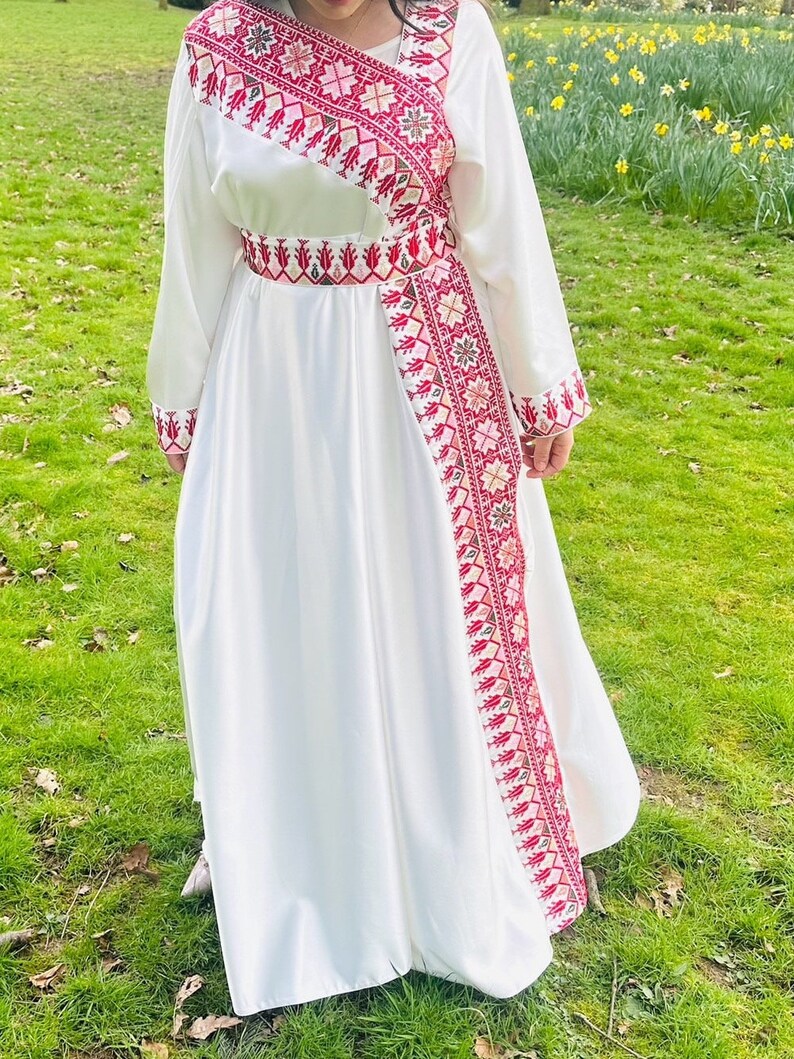 Beautiful Arabian Palestinian Dress White and Red Satin Embroidery ...