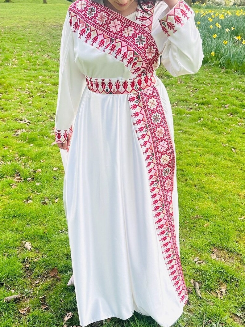 Beautiful Arabian Palestinian Dress White and Red Satin Embroidery ...