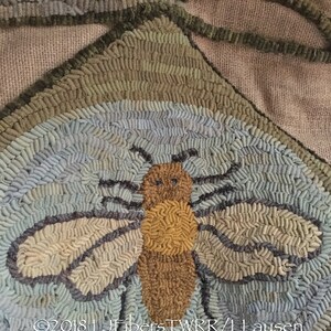 Bee Runner ~ Linen Rug Hooking Pattern - Etsy