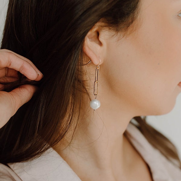 Gold Paperclip Pearl Earrings - Etsy
