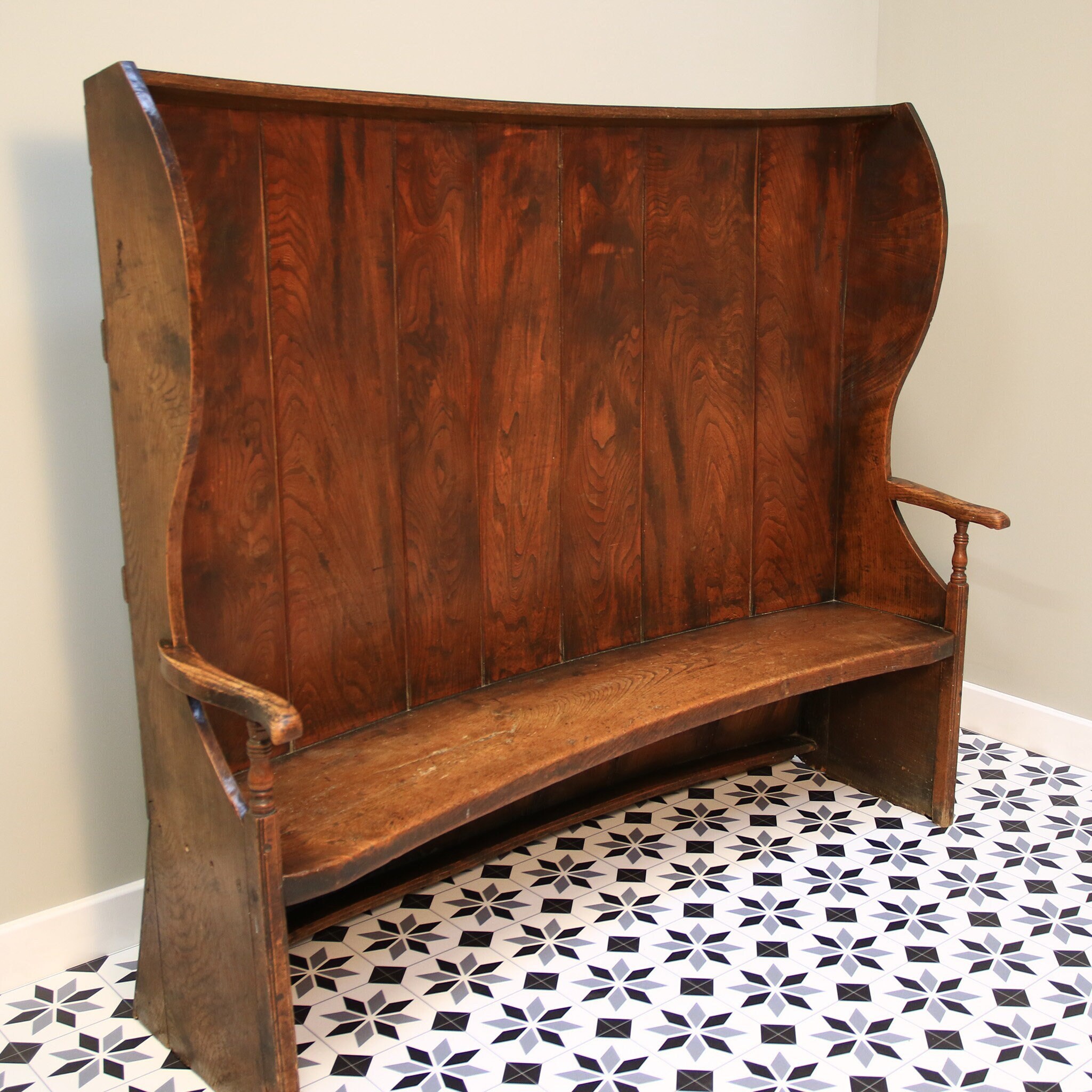 Settle bench store