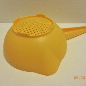 Vintage Tupperware Strainer With Handle Round Yellow Plastic Colander ...
