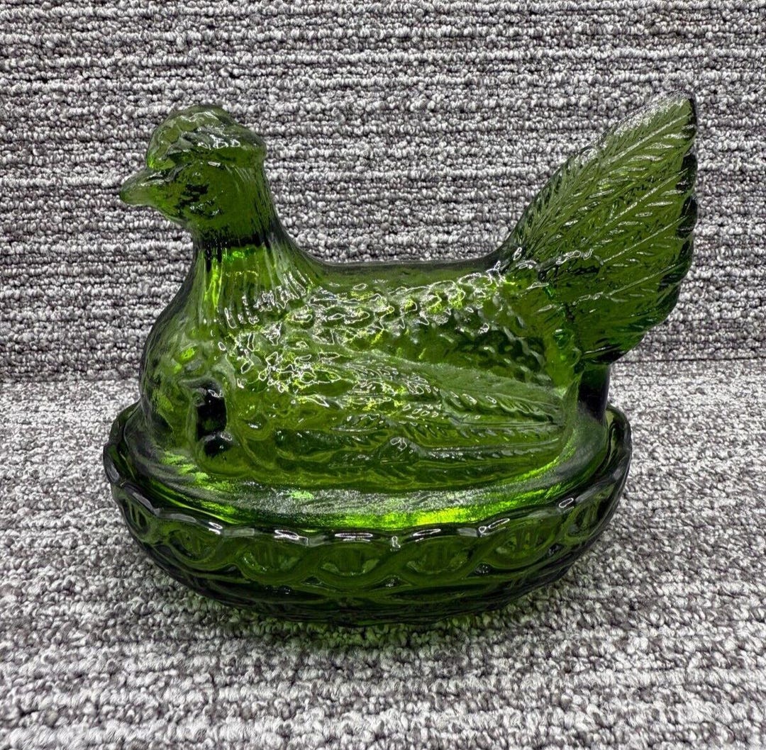 L.E. Smith Vintage Green Glass Hen on Nest Covered Dish - Etsy