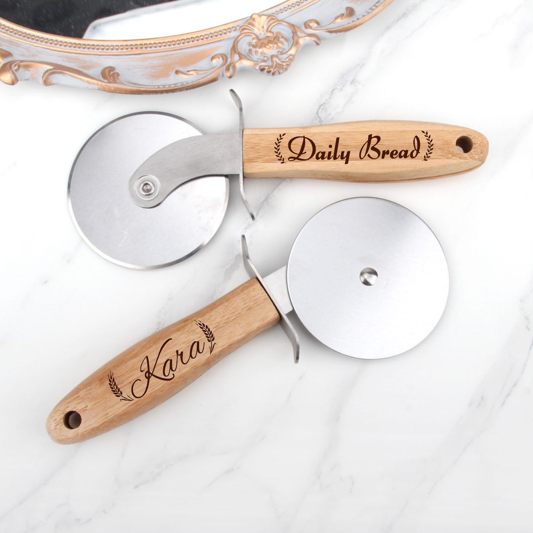 Personalized Custom Pizza Cutter, Custom Name Pizza Slicer, Wooden ...