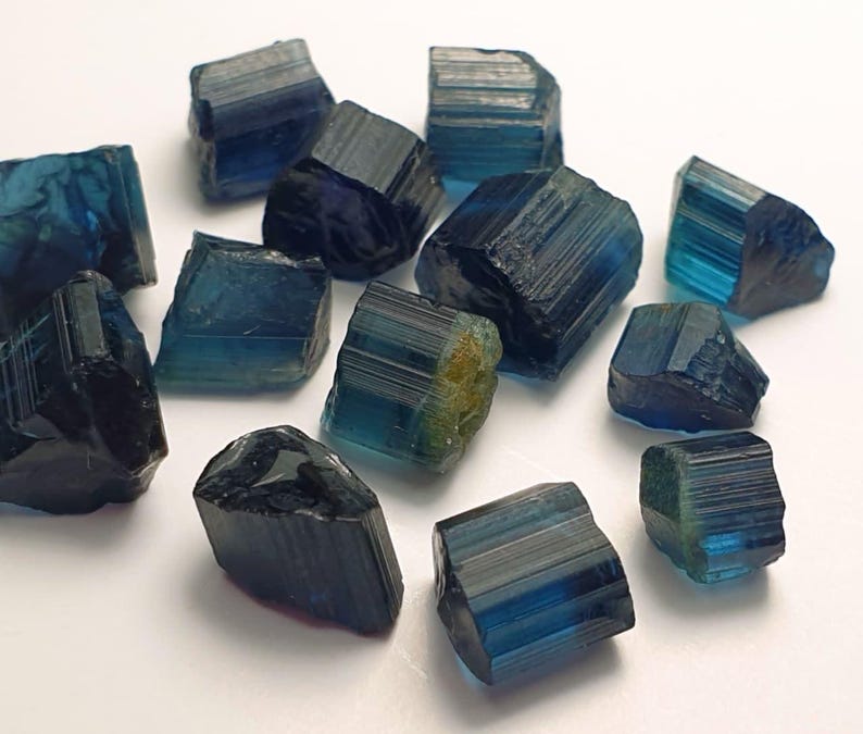 Blauer Indigolith Turmalin Kristall Lot - Rohe Minerale aus Afghanistan ...