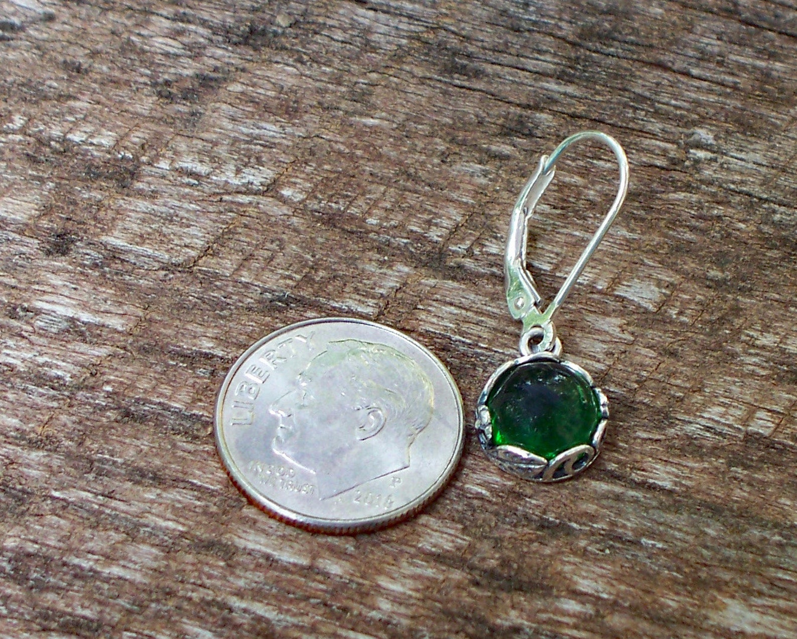 Recycled Vintage 1960's Emerald Beer Bottle Botanical Earrings - Etsy