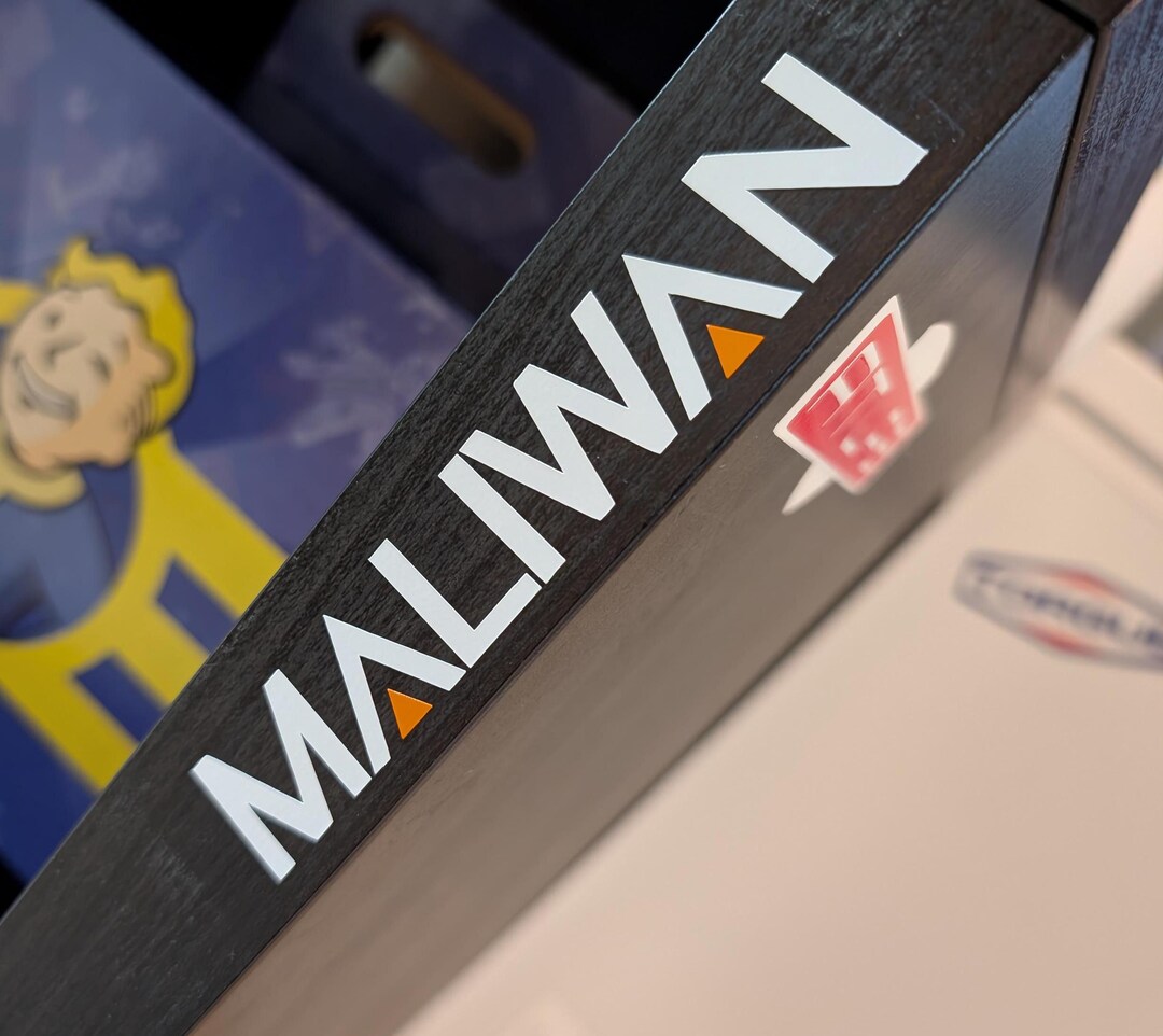 Maliwan Logo Vinyl Decal Borderlands Inspired - Etsy