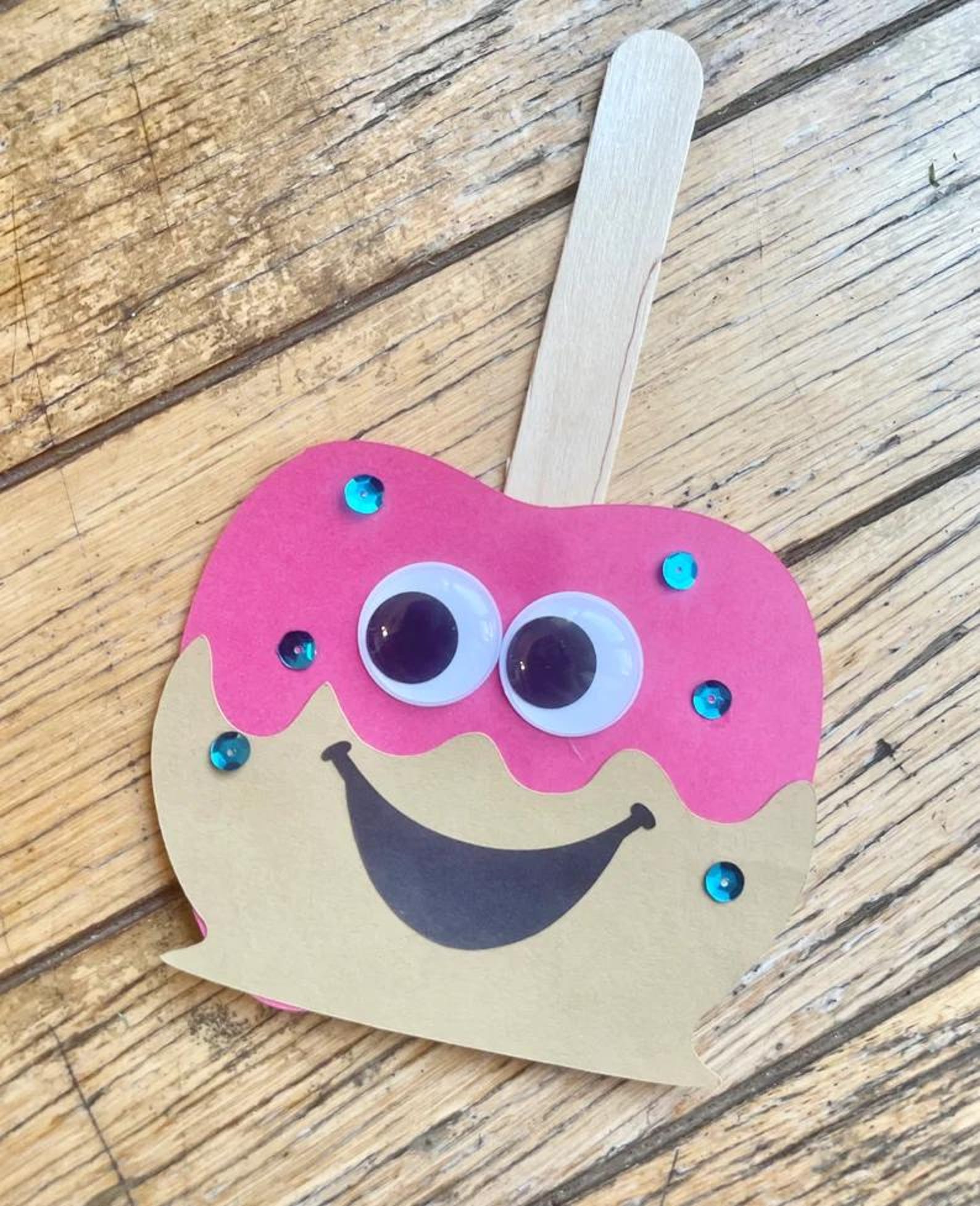 Candy Apple Pal Paper Craft Kit Halloween Arts & Crafts Kit for Kids ...