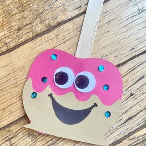 Candy Apple Pal Paper Craft Kit Halloween Arts & Crafts Kit for Kids ...