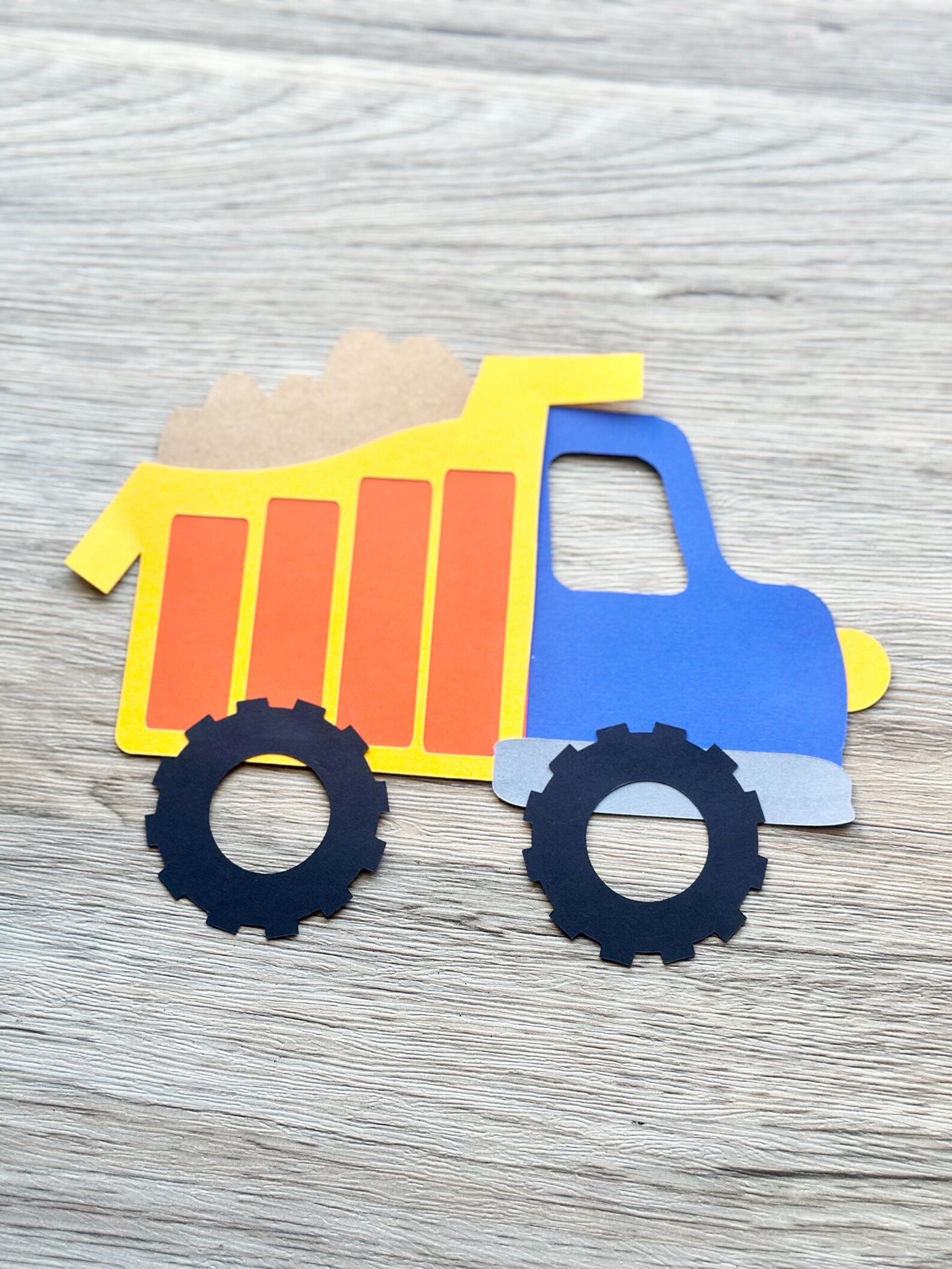 Dump Truck Paper Craft Kit, Construction Arts & Crafts Kit for Kids ...