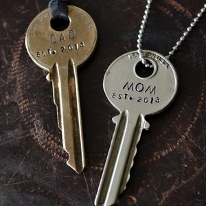 Custom Mom Key Necklace Key to Moms Heart Hand Stamped Key Necklace ...
