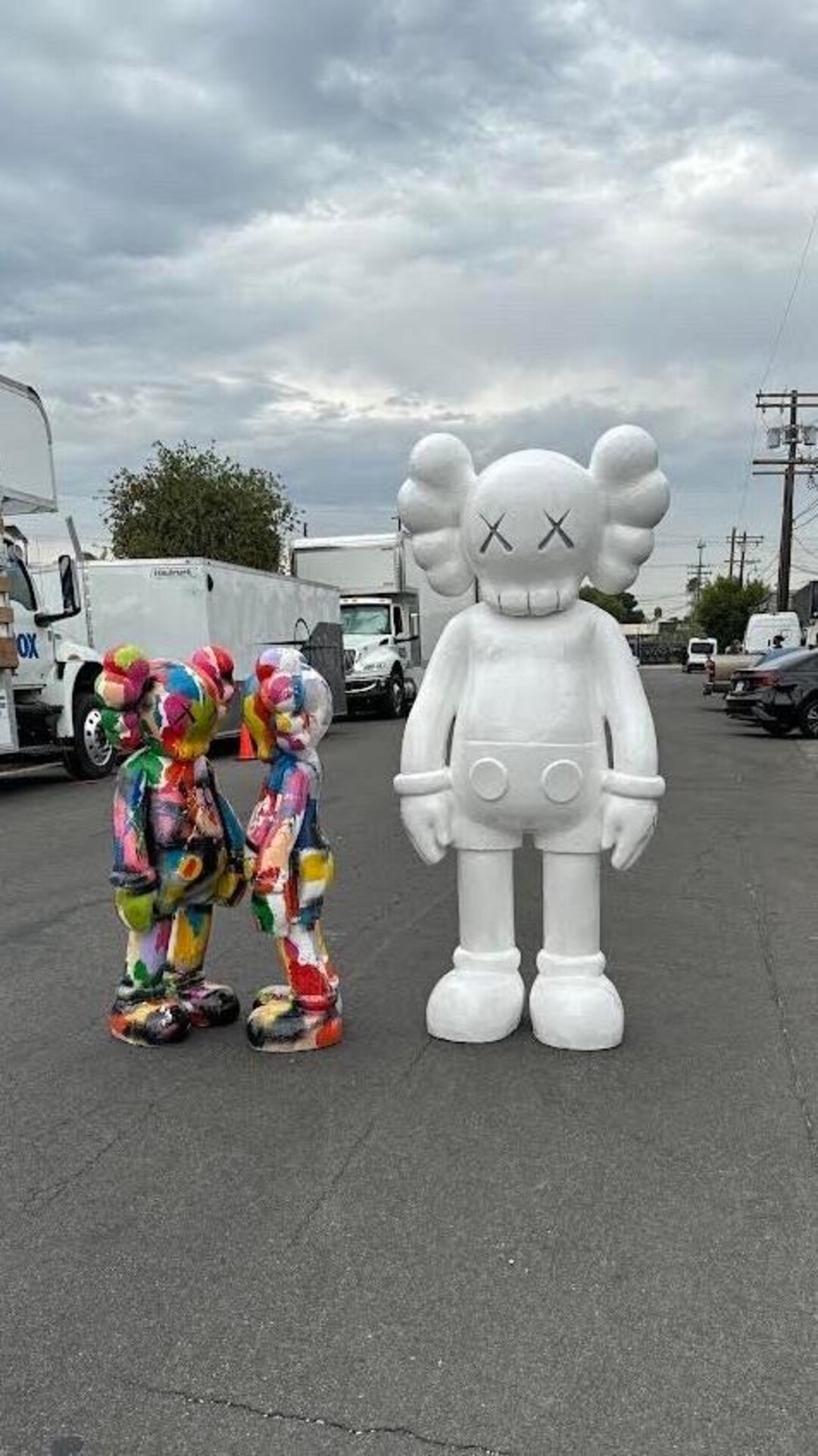 3D Kaws Inspired Custom Life Size Sculptures in Any Shape up to 9 FT ...