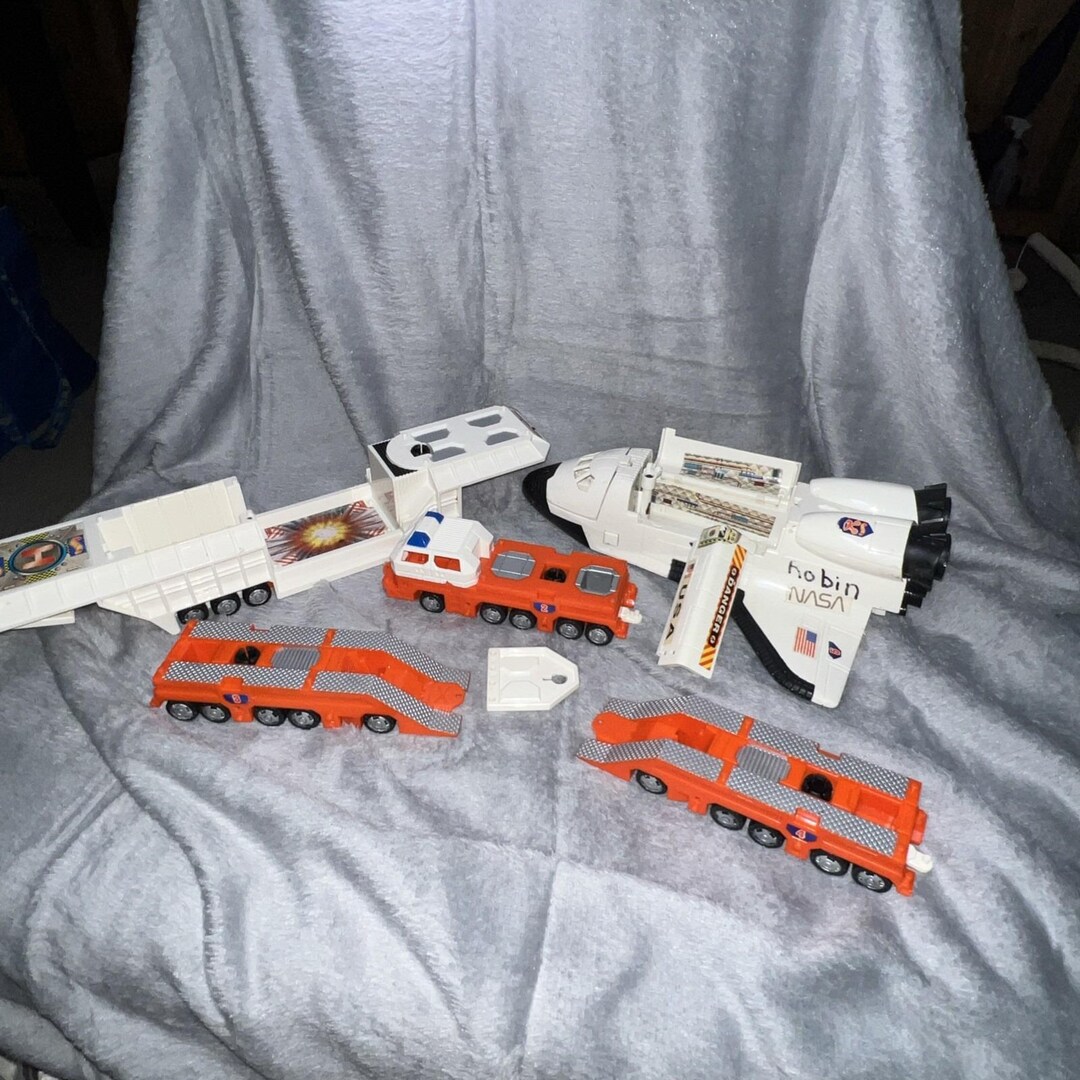 Hot Wheels Mega Rig Space Shuttle Transporter Launch Site *not Complete ...