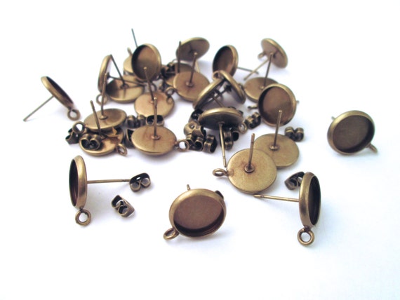 Pendientes de clavo de bisel de 10 mm con lazo chapado en - Etsy España