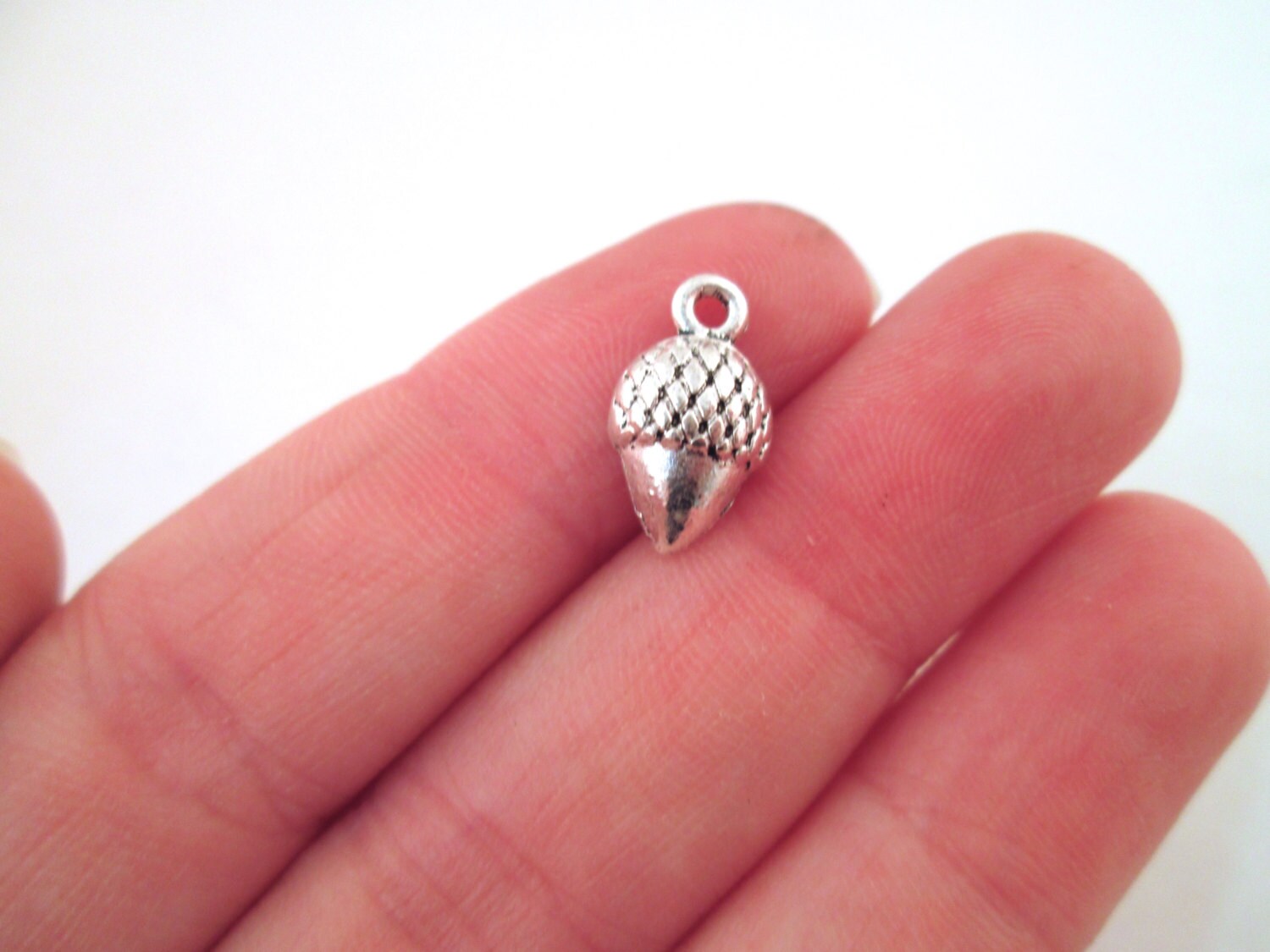 12 Silver Plated Acorn Charms 8x14mm D43 - Etsy