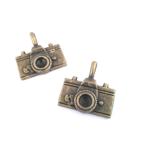 Camera Pendant - Etsy