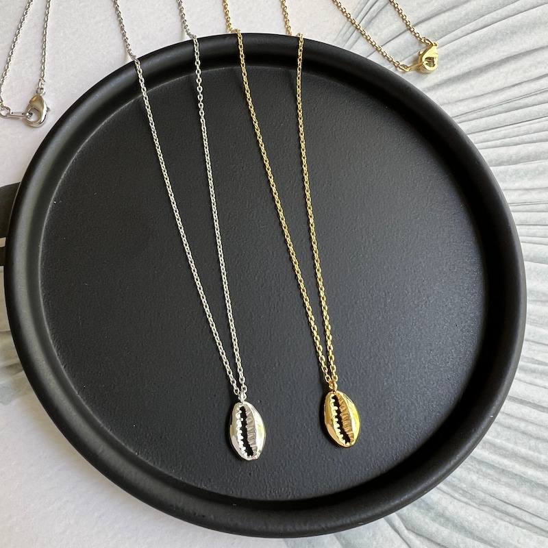 3 Cowrie Shell Necklace - Etsy