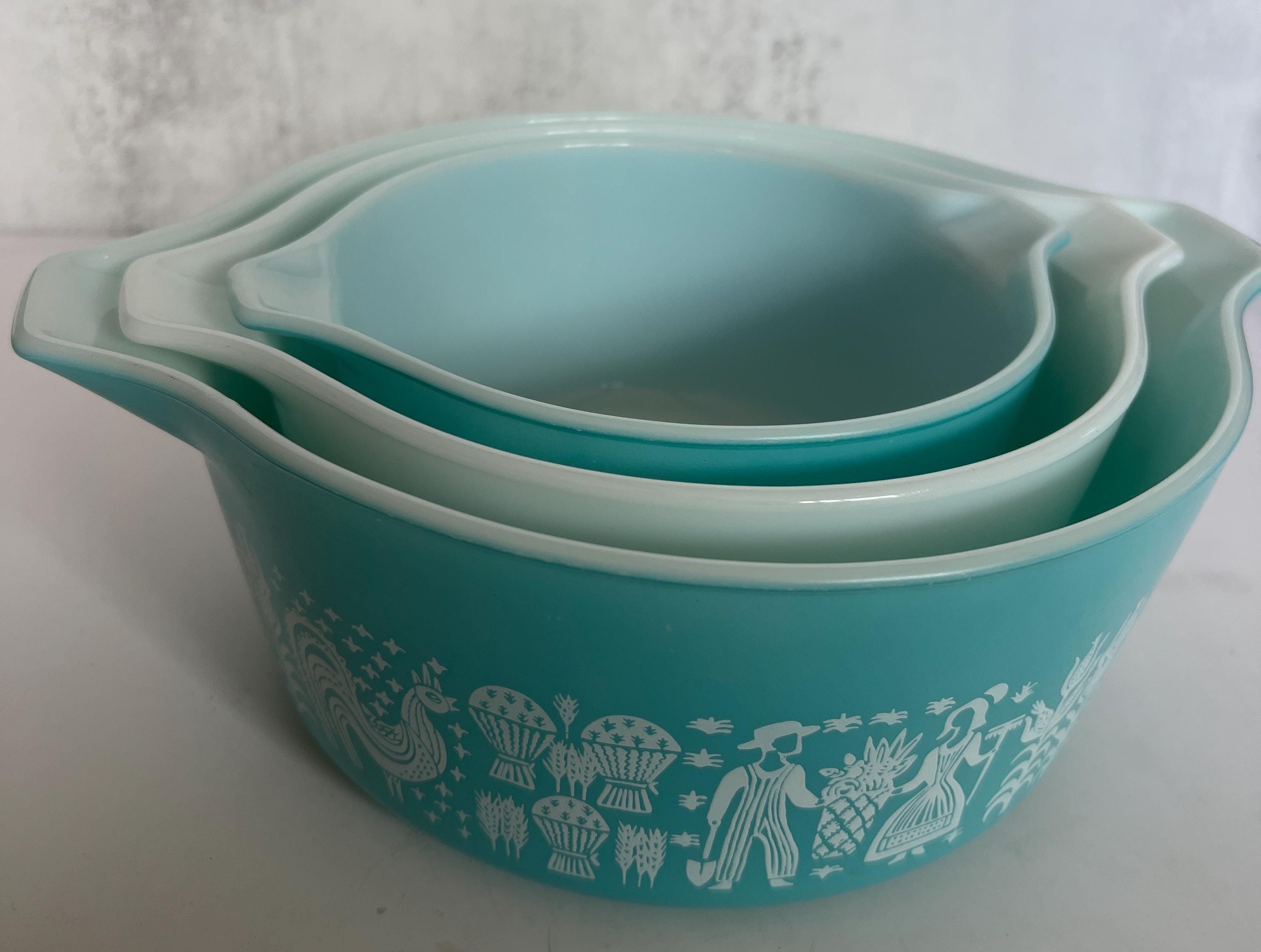 Vintage 1950s Pyrex Amish Butterprint White and Turquoise Cinderella ...