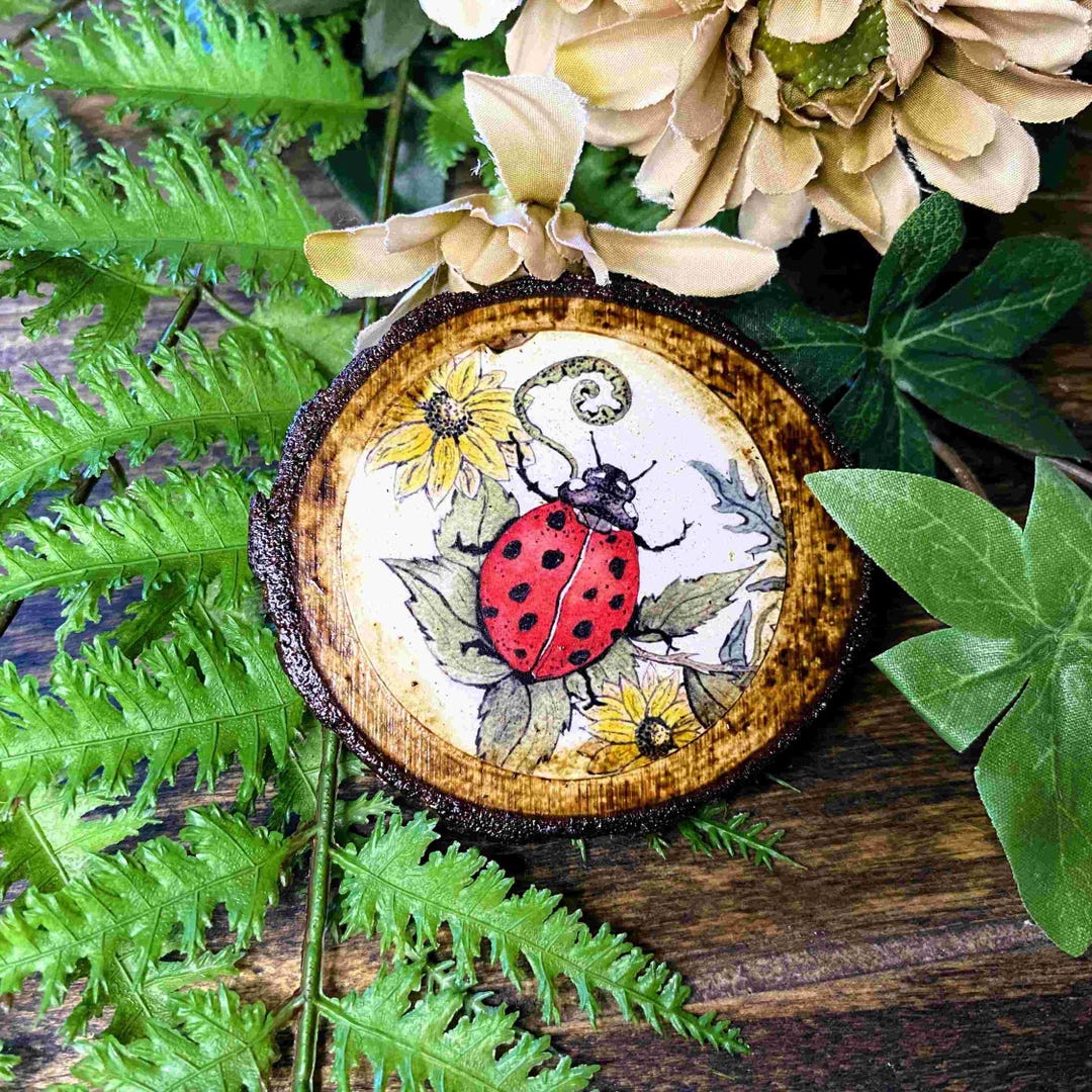 Little Lady Bug and Daisy Magnet on Wood Slice - Handcrafted Woodland ...