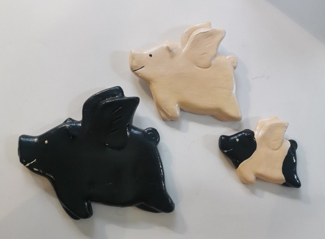 Flying Pigs Plaster Wall Plaques Pink Black British Pig Breeds Handmade ...