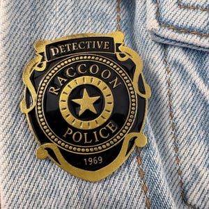 Resident Evil Raccoon City RCPD Police Pin Badge | Resident Evil ...