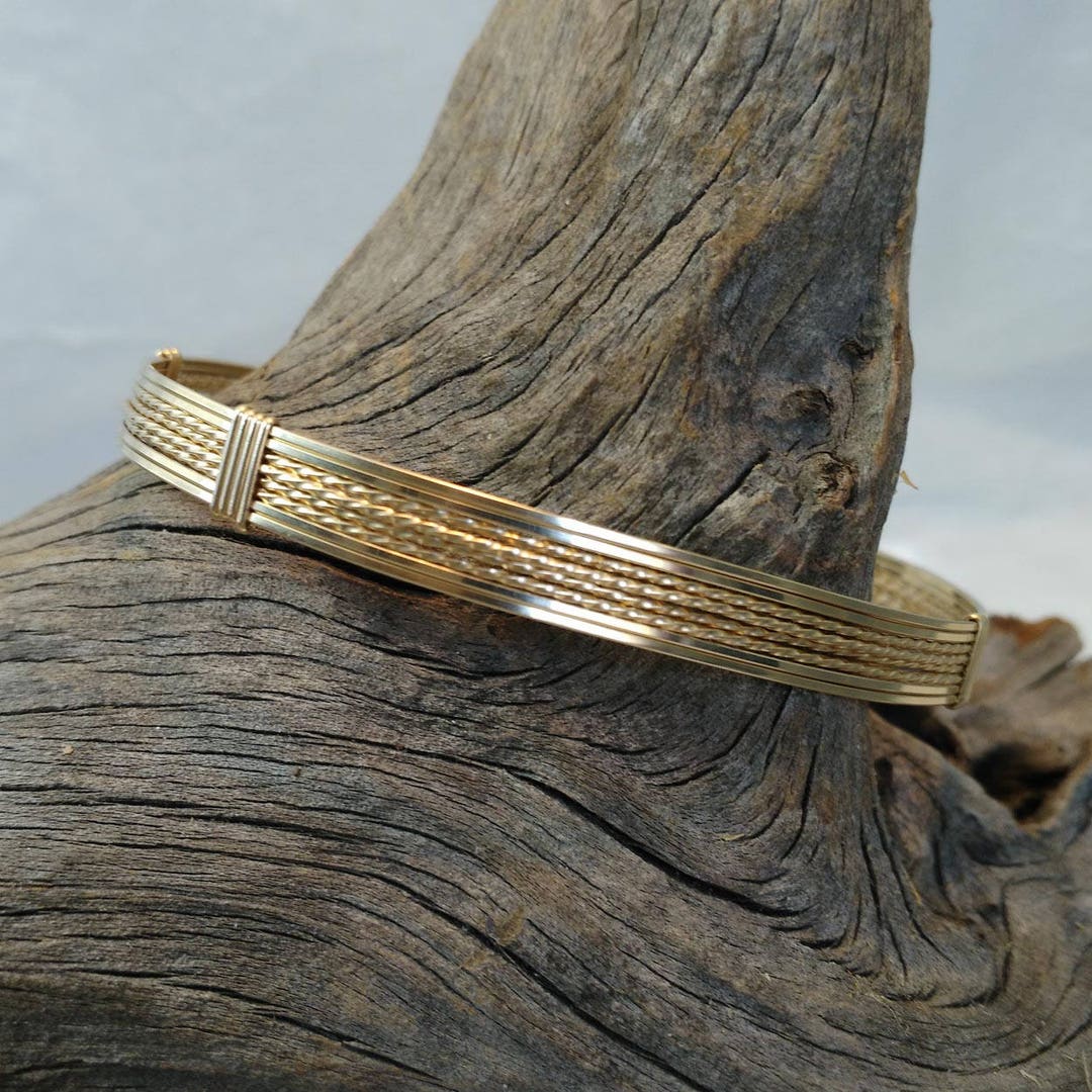 Bracelet - Wirewrapped Bangle - Sleek 14kt Gold Filled Wire Bracelet ...