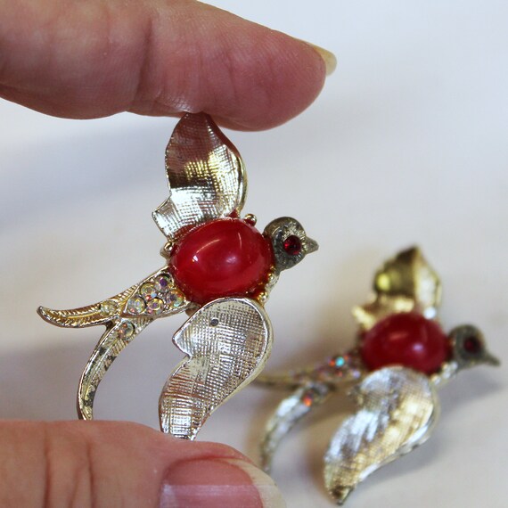 Vintage Bird Pins - Set of Two Flying Birds Brooches … - Gem