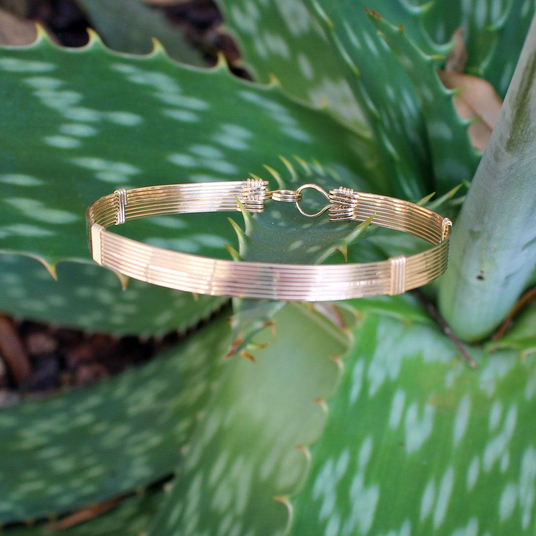 Gold Wire Bracelet - Wirewrapped Bangle - Simple 14kt Gold Filled Wire ...