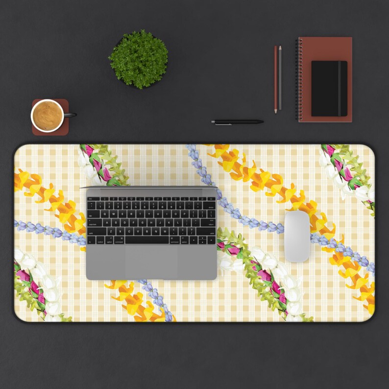 Hawaiian Palaka Pattern & Lei Strand Desk Mat, Puakenikeni, Crown ...