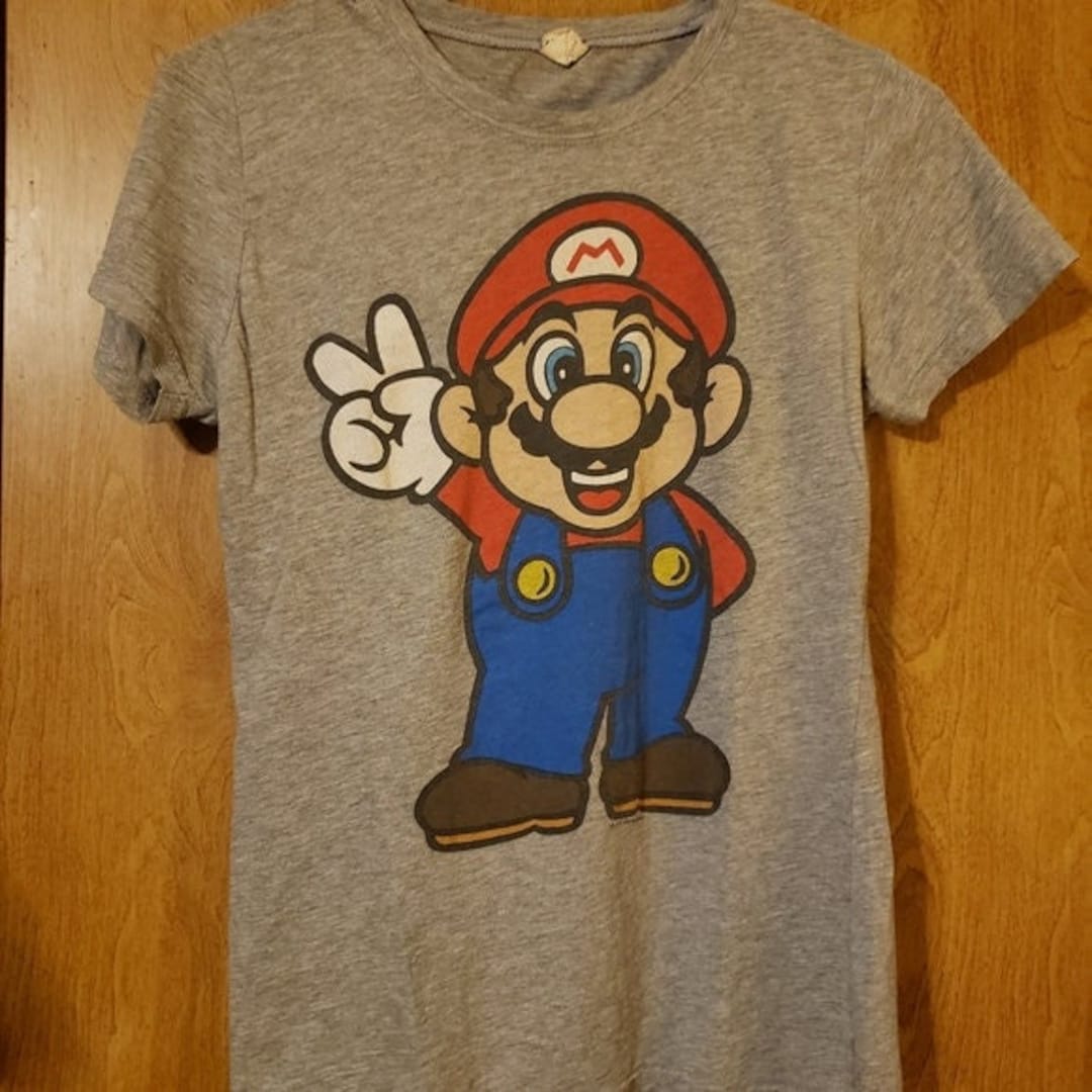 Mario Flashing a Peace Sign Shirt - Ready to Be Flagrantly Flannel-ed ...