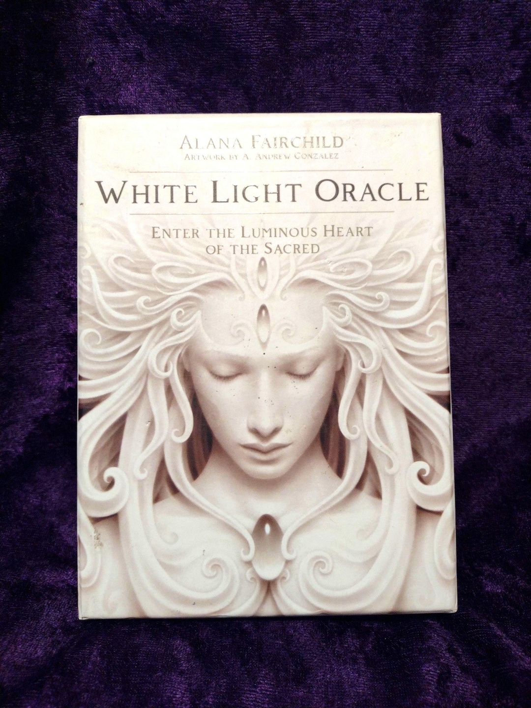 White Light Oracle: Enter the Luminous Heart of the Sacred | 44 Cards ...