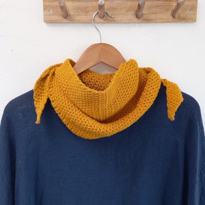 Crochet Pattern PDF - Kestrel Scarf - Neckerchief Triangle Scarf - DK ...
