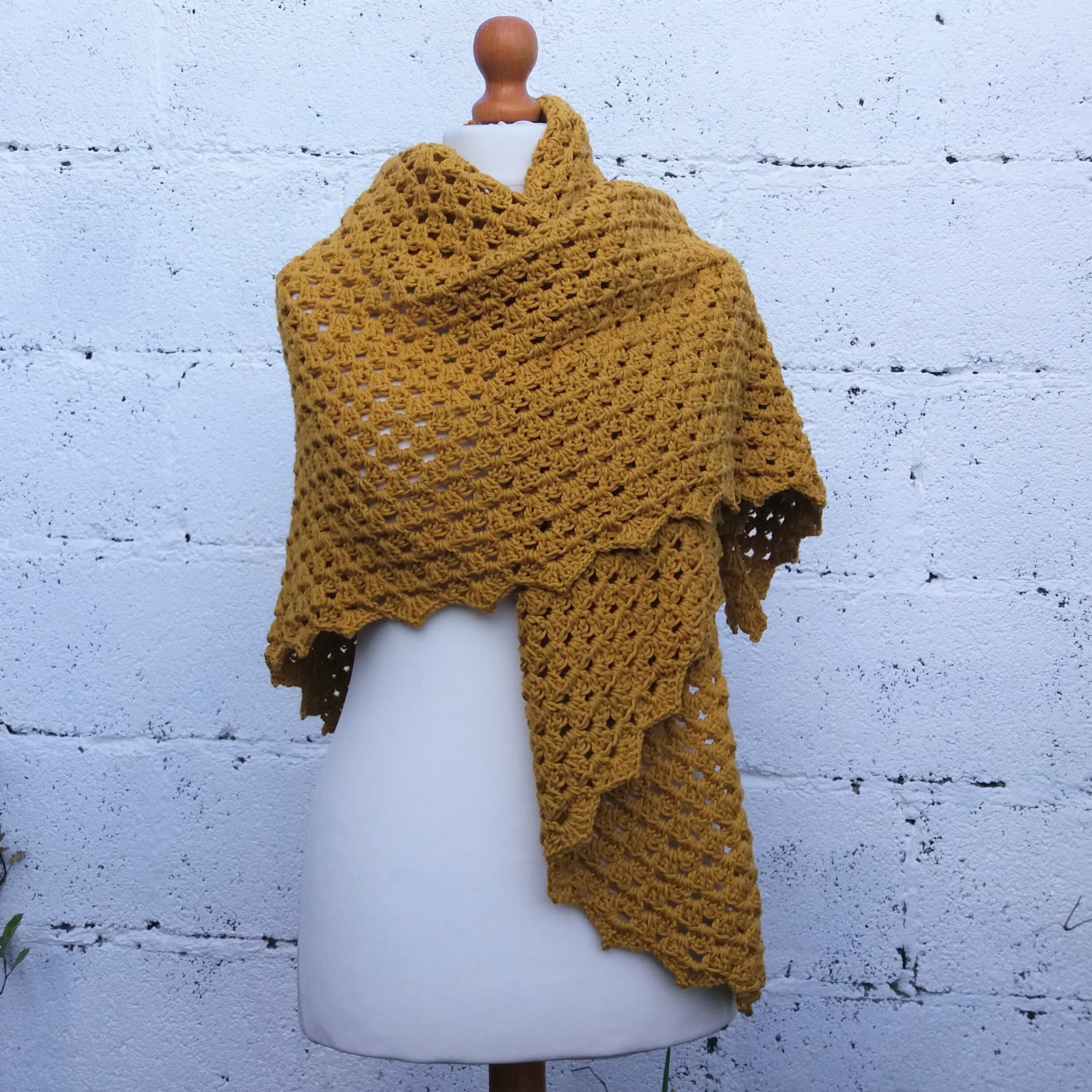 Crochet Pattern GOLDFINCH SHAWL Simple Triangle Shawl | Etsy