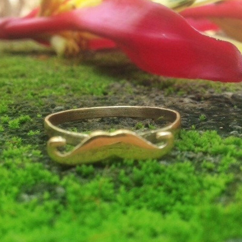 Mustache Ring - Etsy