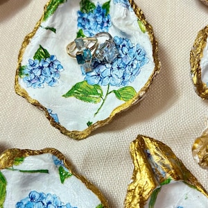 Blue Hydrangeas Oyster Ring Holders / Seashells Trinket Dish /shell Jewelry Holder/ Decoupage ...