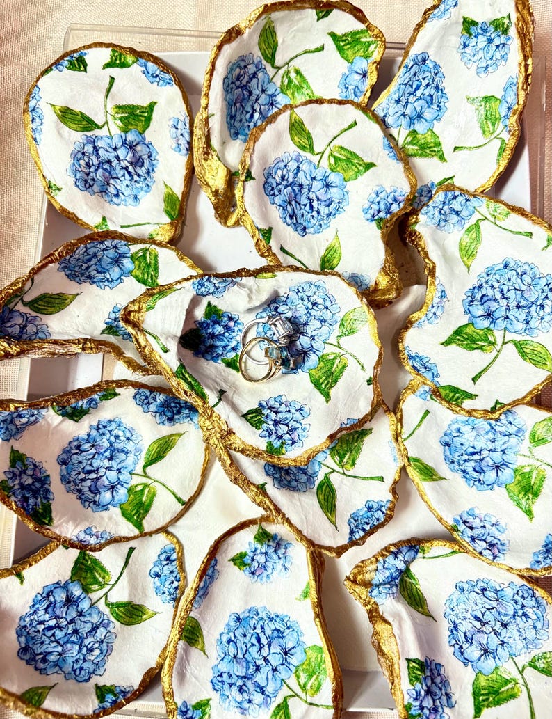 Blue Hydrangeas Oyster Ring Holders / Seashells Trinket Dish /shell Jewelry Holder/ Decoupage ...