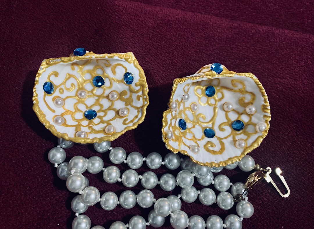 Handpainted Shells Set of Two , Shells Decorated With Golden Design and ...