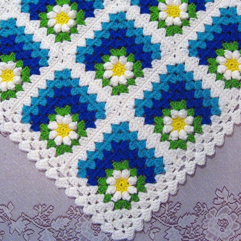 Daisy Afghan - Etsy