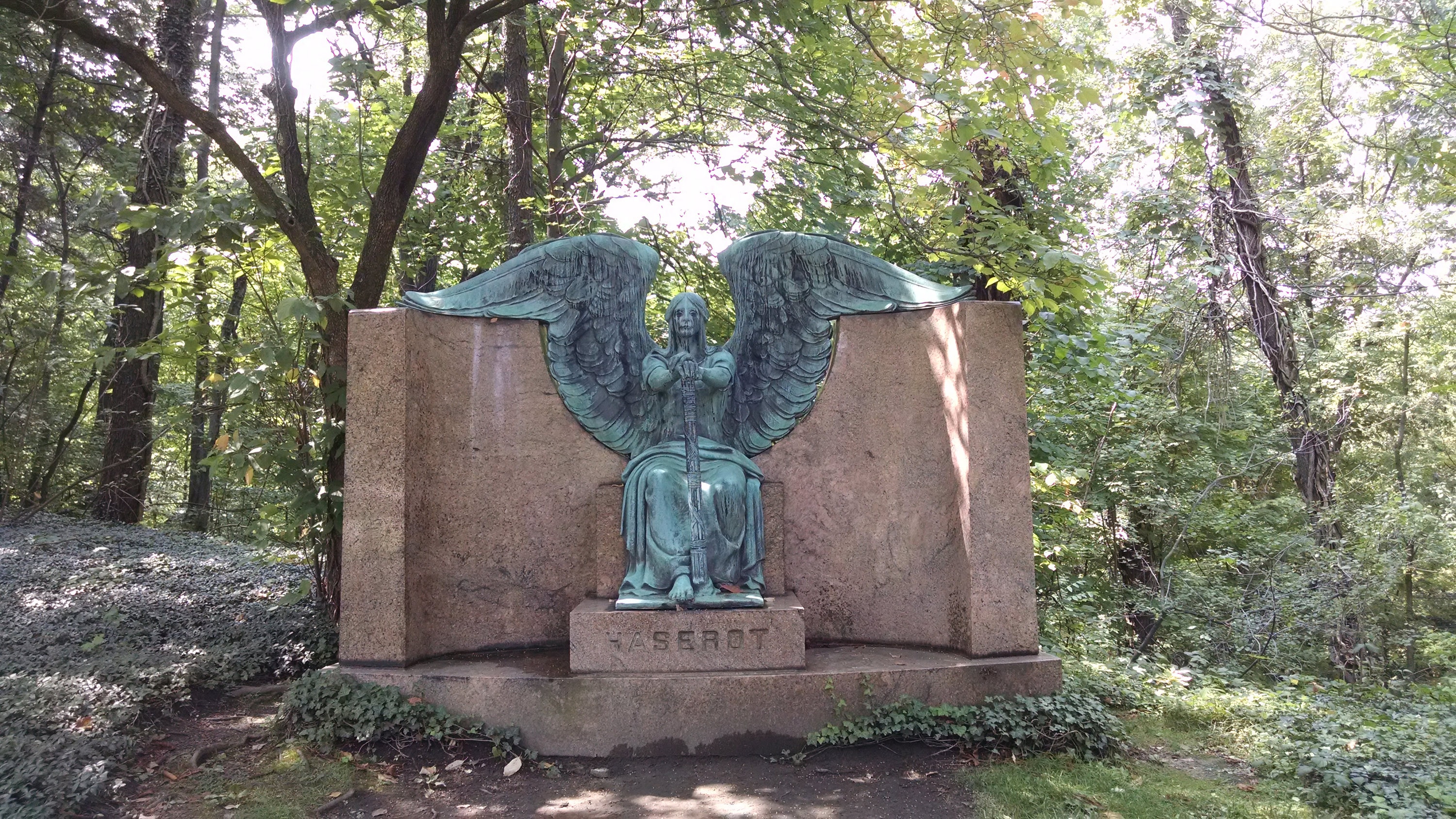 Haserot Angel the Angel of Death Victorious Crying Angel Lake View ...