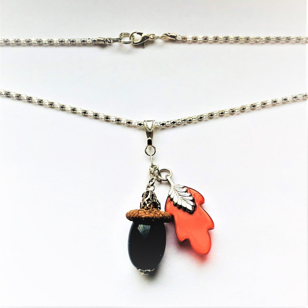 Colgante de bellota único Negro Bellota Lucite Encanto de hoja de roble ...