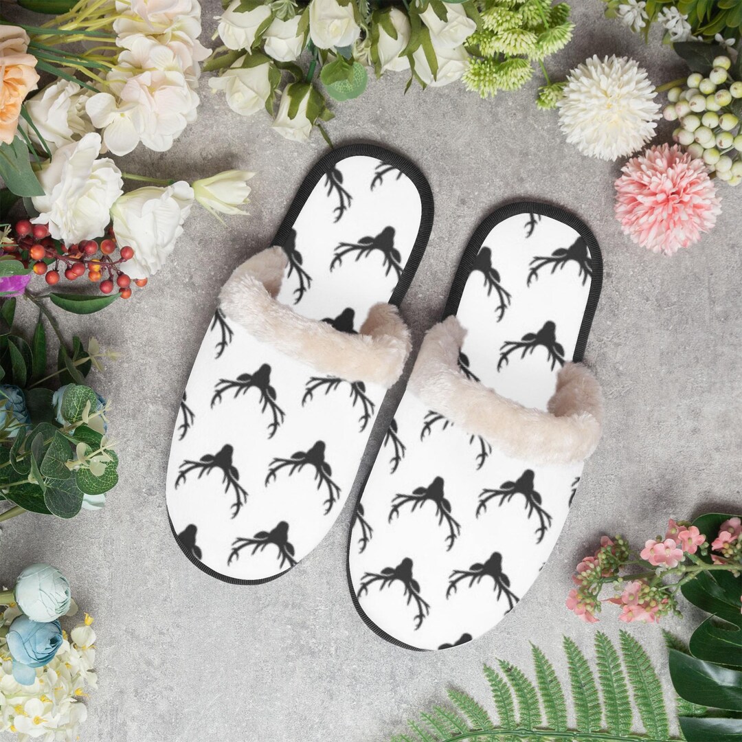 Fluffy Cozy Cabin Life Slippers | Rustic Deer Design | Perfect for ...