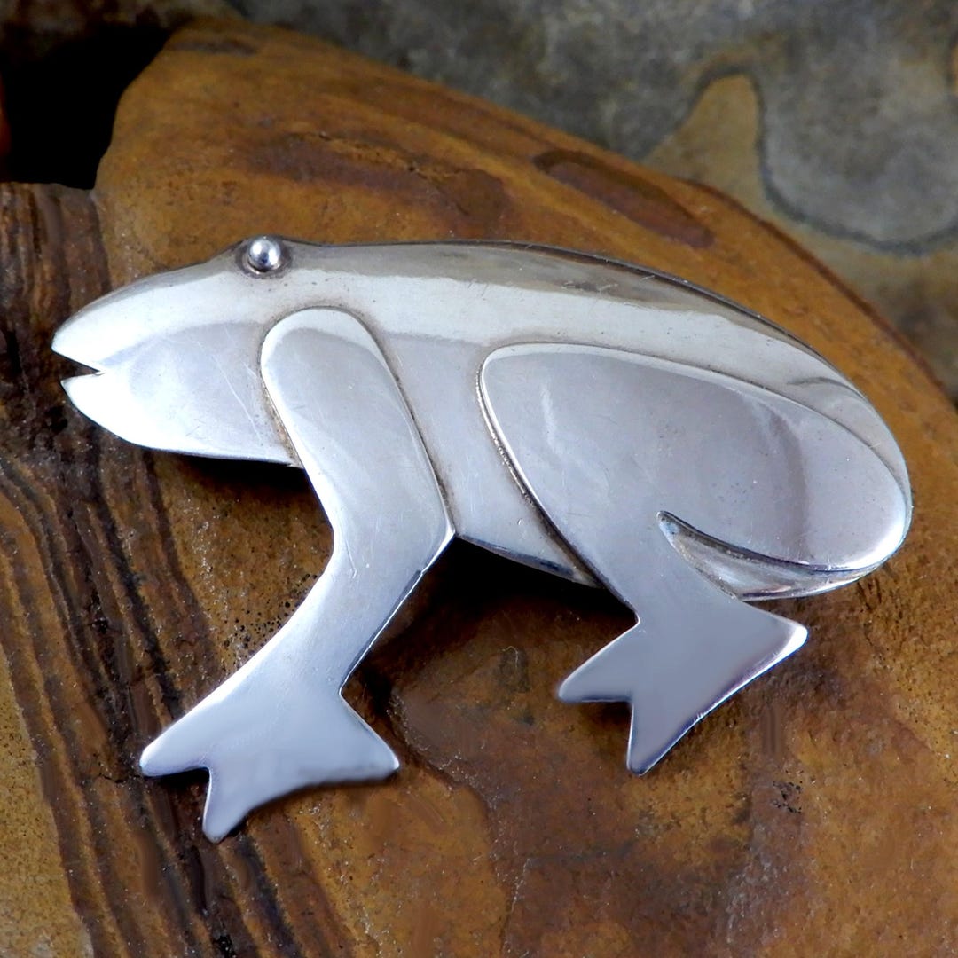 Frog Pin, Sterling Silver, Sitting Frog, Waiting, Modernist, Populuxe ...