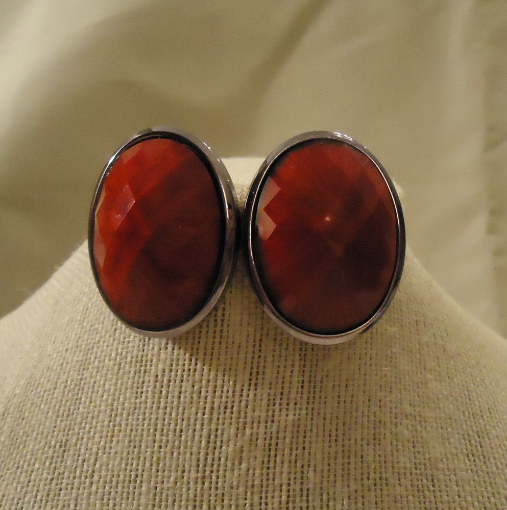 Gran rubí rojo plata perforado pendientes plástico ovalado en | Etsy