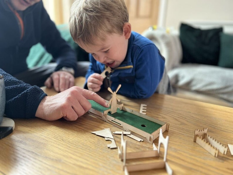 Finger Putts, Build Your Own 10 Hole Minature Crazy Golf Course ...