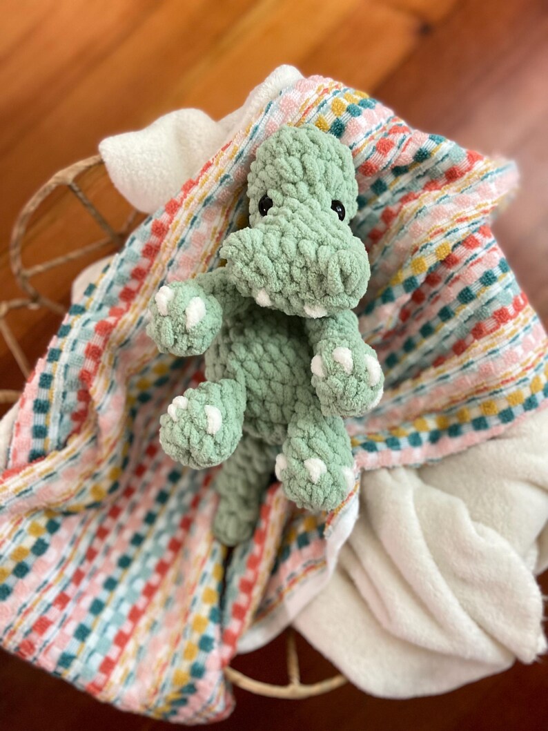 Calvin the Crocodile / Low Sew Crochet Pattern - Teeny Zoo Crew - Etsy